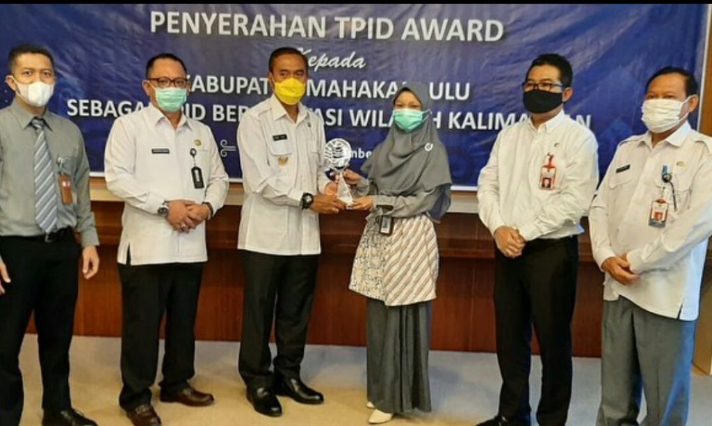 Mahakam Ulu Raih TPID Award dan Piagam dari Kemenko - IniBalikpapan.Com
