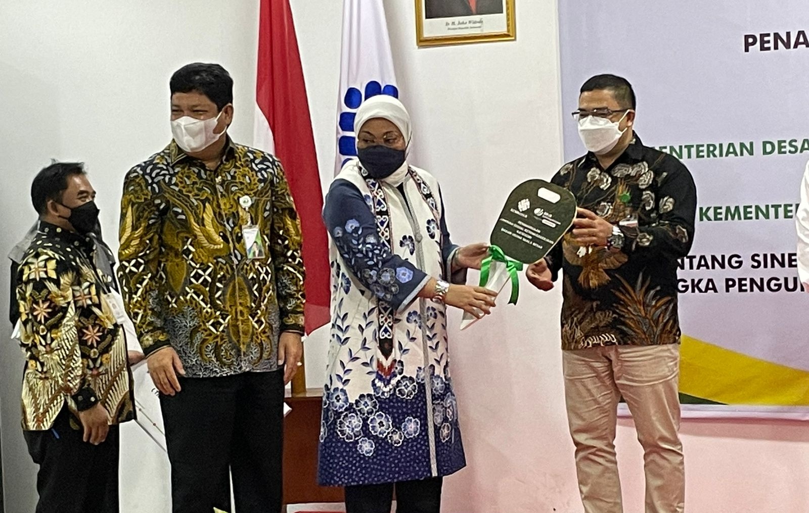 Dua Perusahaan di Kalimantan Terima Paritrana Award 2020, BPJS Ketenagakerjaan Serahkan Langsung ...