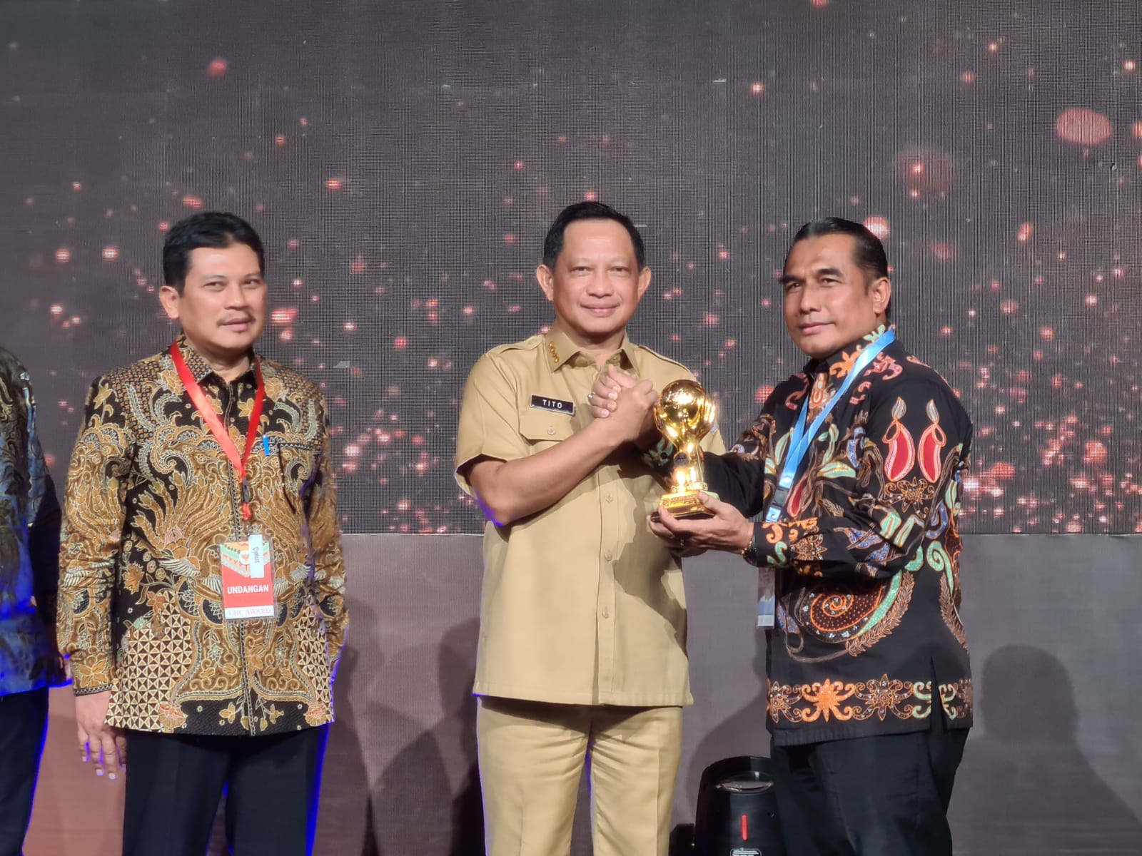 Kota Balikpapan Raih Penghargaan UHC Award BPJS Kesehatan - IniBalikpapan.Com