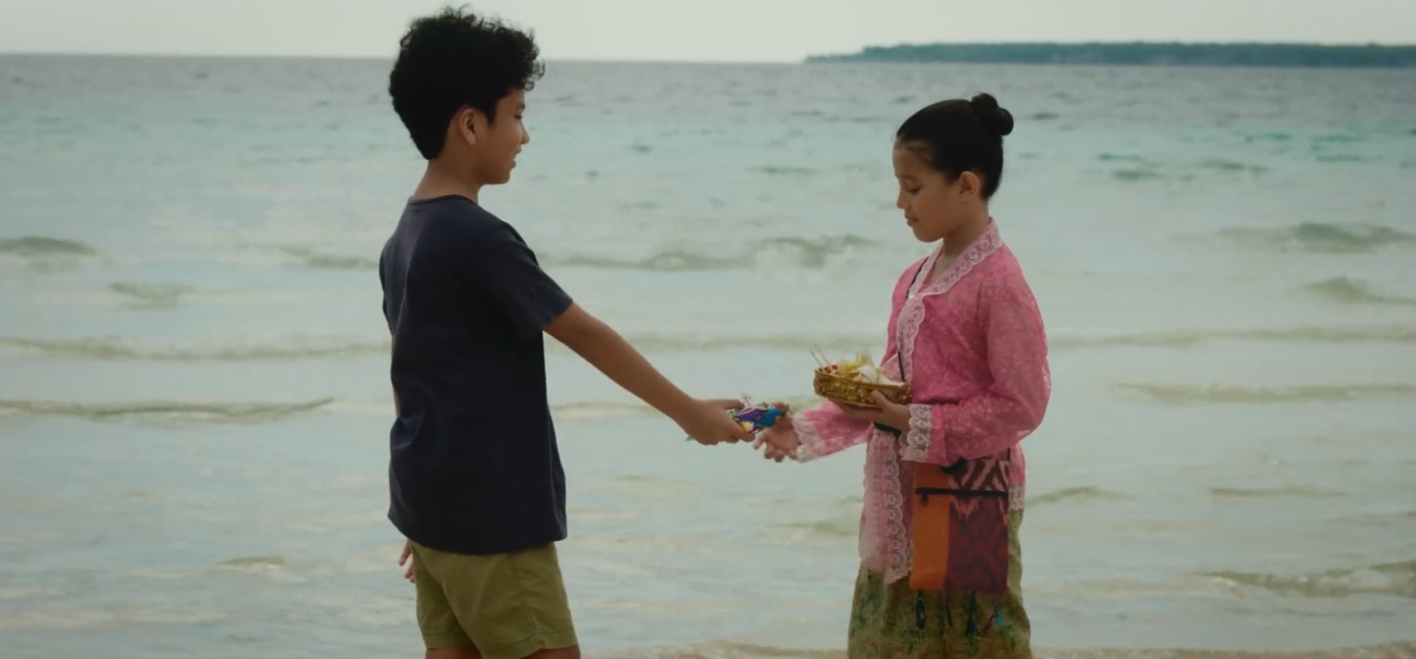 Kisah Cinta Komika Raim Laode dan Komang Diadaptasi Jadi Film, Catat Waktu Tayangnya ...